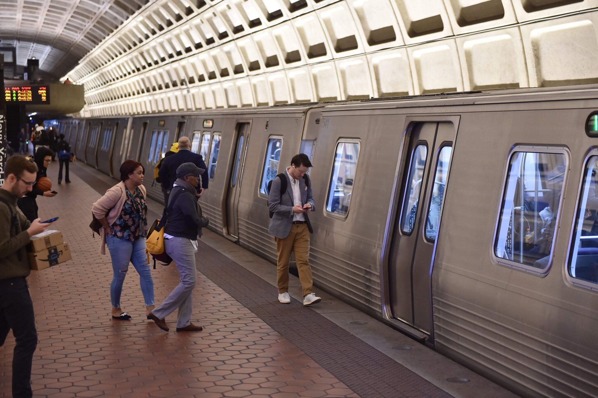 Rules of the Rail: Metro Etiquette Tips & Tricks | goDCgo